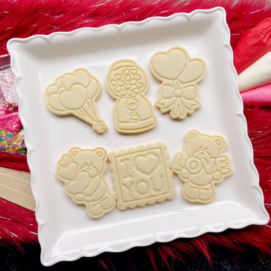 Valentine DIY Cookie Decorating Kit - The Chocolate Dozen LLC